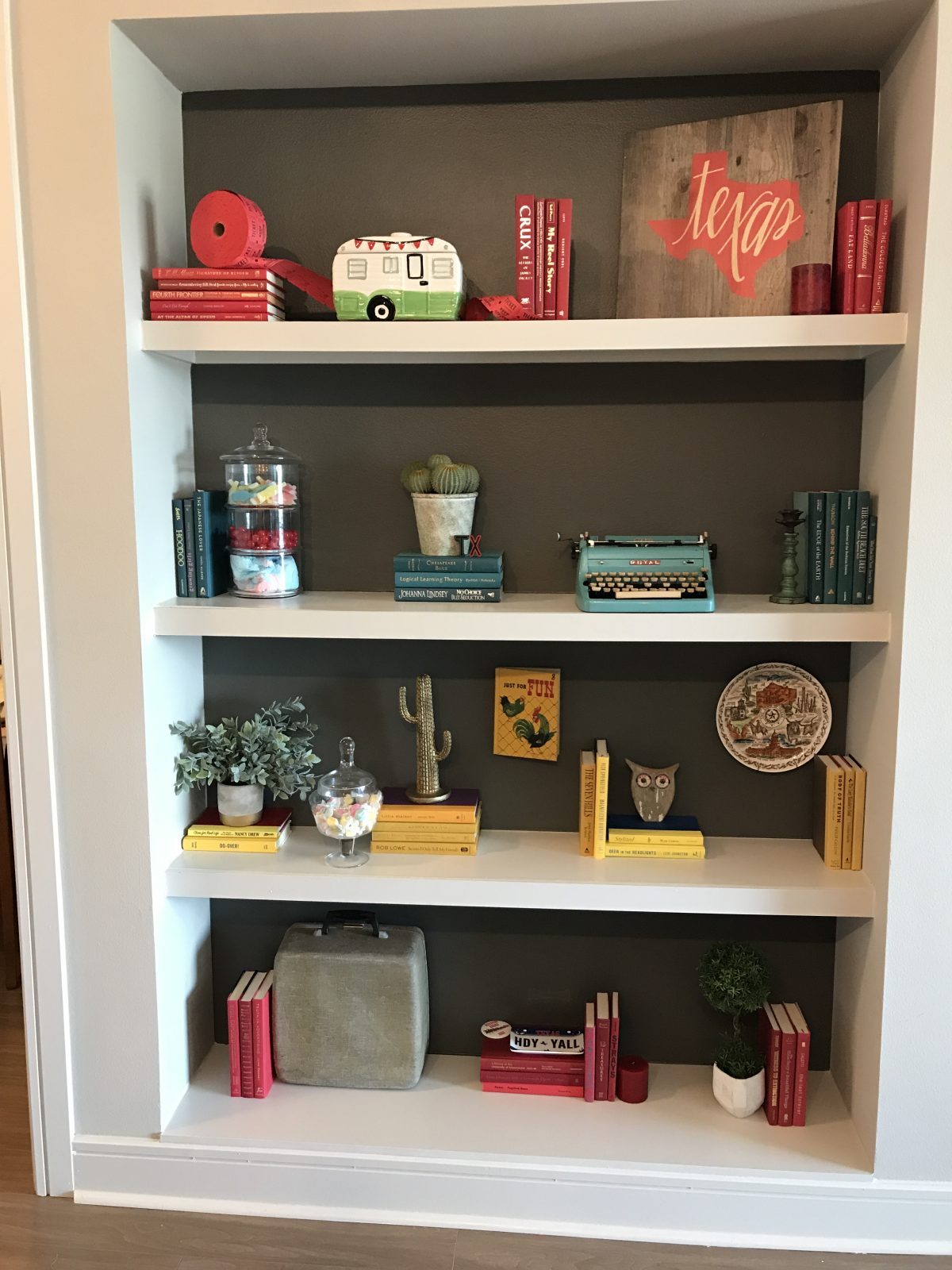 6 Easy Steps to Arranging a Bookshelf | Courtney Warren Home
