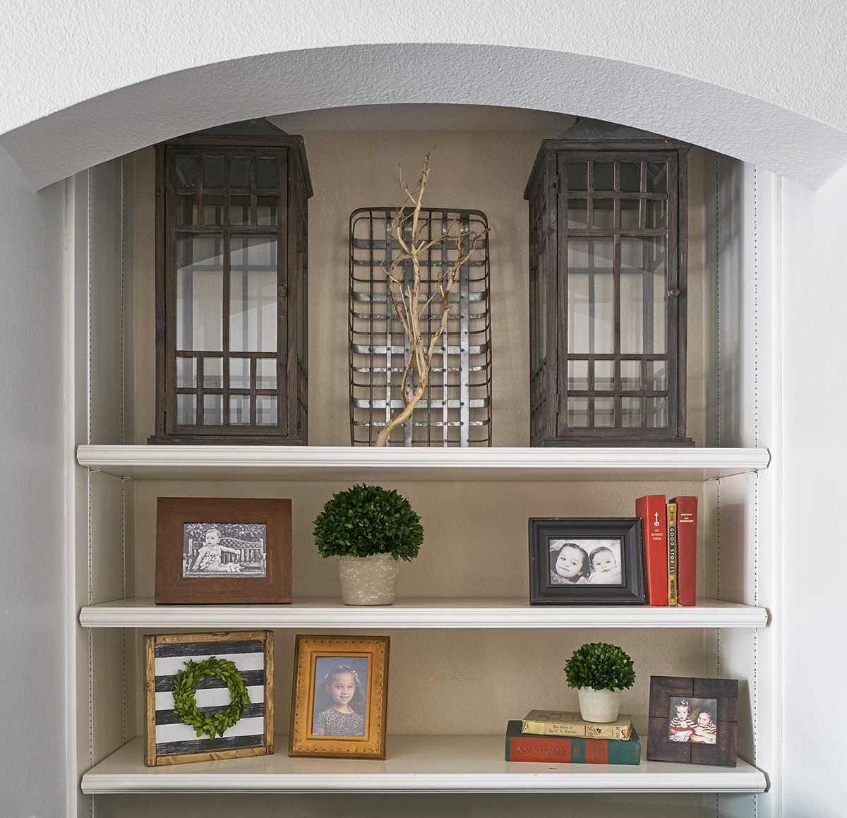 6 Ways to Decorate A Niche | Courtney Warren Home