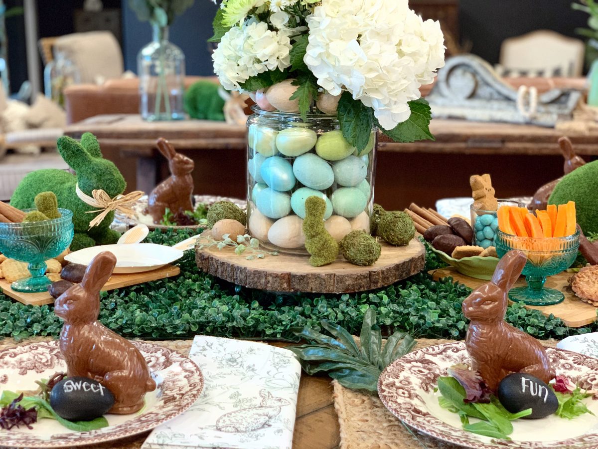 How to Create An Fun Easter Tablescape | Courtney Warren Home