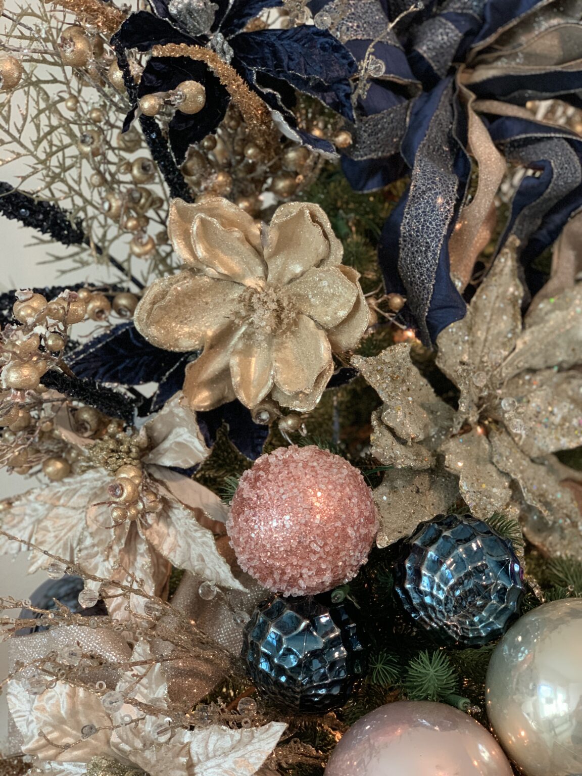 How to Decorate Your Christmas Tree with Blue | Courtney Warren Home